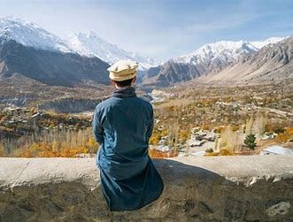 Everyone Loves Traveling — But Me? Not So Much. Is That Bad? | by Momina Nazir | Feb, 2025 | Medium