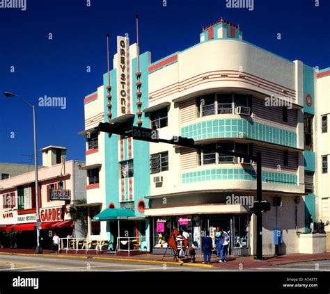 Miami’s Awesome Art Deco Walking Tour: Check Out Cool Buildings | by ...