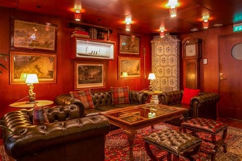 Top 5 Tweed Hotels with Bars — Find Your Perfect Stay | by Hilariaknox ...