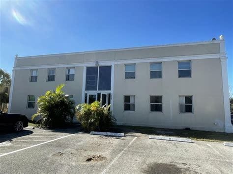 Main 5 Tidbits of 1530 Crescent Circle, Lake Park FL — Good Digs ...