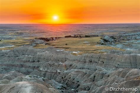 5 Best Evening Enchantment: Badlands Sunset & Stargazing Experiences ...