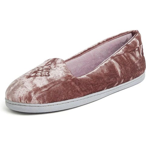 Seasonal Style: Transitioning Velvet Slippers from Spring to Winter ...