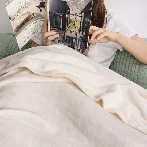 How to choose a good blanket — Blanket Selection Guide | by Lisa | Dec ...
