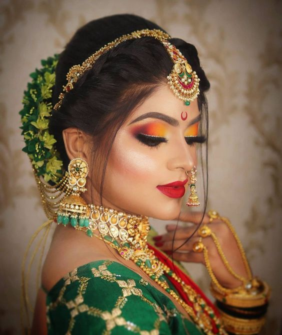 Makeup Artist: Transforming Beauty in Kolhapur | by Oppvenuz | Jul ...