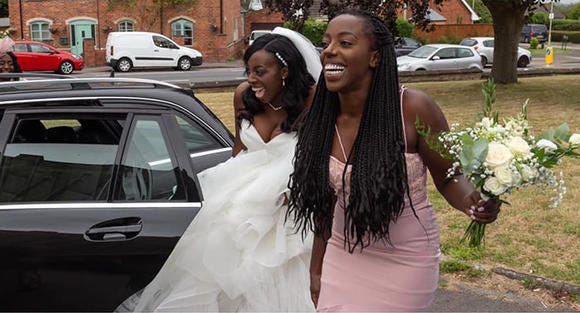 Couple Rescue Bride Hitchhiking to her Own Wedding | News Out Loud