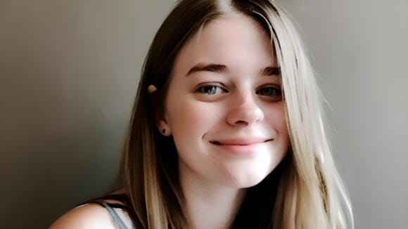 The Heartbreaking Tale of a New York Teenage Girl Living with ...
