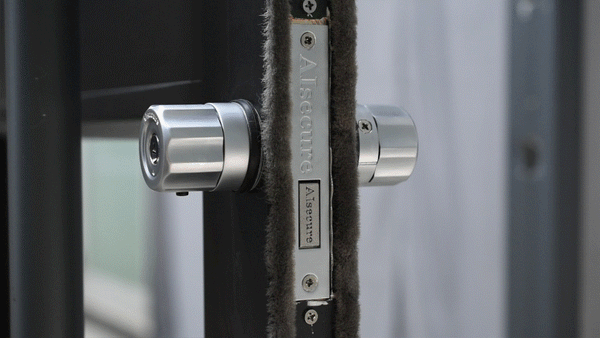 Best Storefront Door Lock Mechanisms for Your Business - Aisecure - Medium