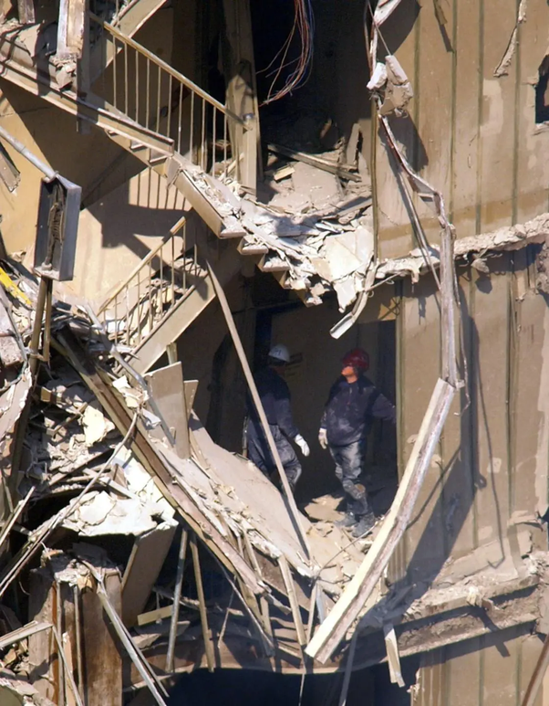 How long did it take the survivors of 9/11 to climb down the stairwells ...