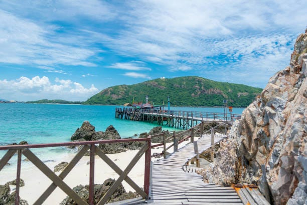 A Day on Ko Kham Island: Bargaining with the Best of Both Worlds | by ...