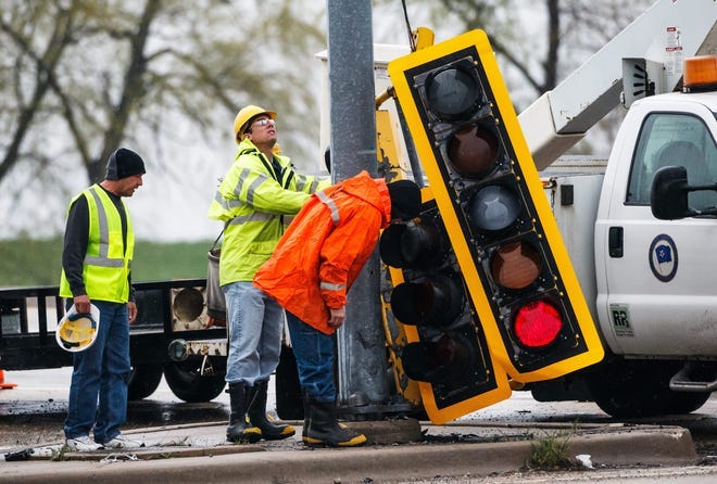 That Reminds me of a Story… The Broken Traffic Light | by Bobby Snaps ...