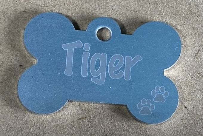 Custom DIY dog tags for your pets. | createalase
