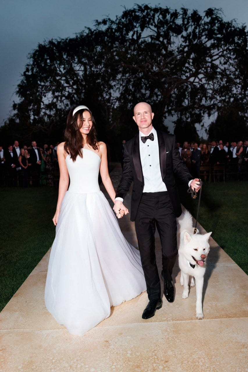 Coinbase CEO Brian Armstrong’s white Akita Inu named Russell | by Russell Dog CTO | Medium