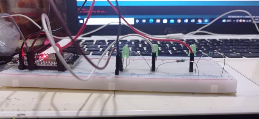 ESP32 Progressive LED using Touch Sensor Experiment | by Muhammad Rifqi ...