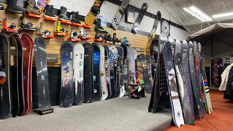 What to Look for When Buying a Snowboard | by Kayden Mitchell | Medium
