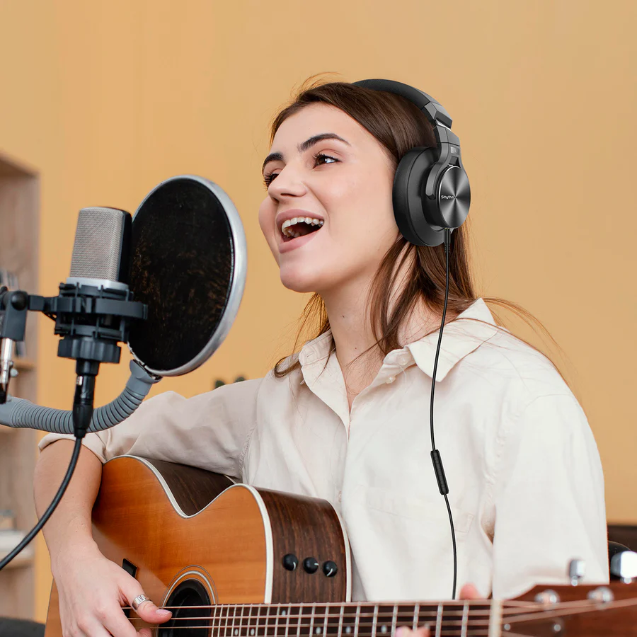 Crystal Clear Communication: HD Headphones with Built-in Microphone ...