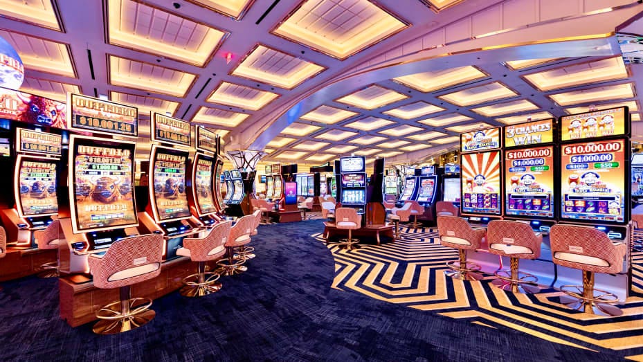 Understanding the Multi-Armed Bandit Problem: A Key Concept in ...