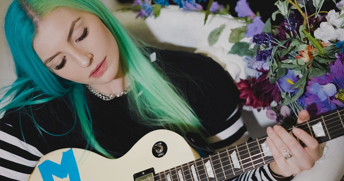 Rising Music Star Katherine Thomas of SOUNDR On The Five Things You ...