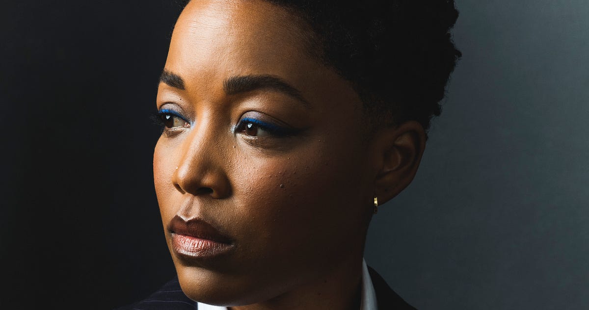 Rising Star Ayesha Harris Of ‘Daisy Jones and the Six’ On The Five ...