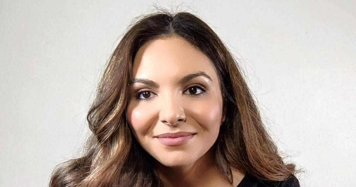 Female Founders: Sarah Pieters of Queen Bee Hub On The Five Things You ...