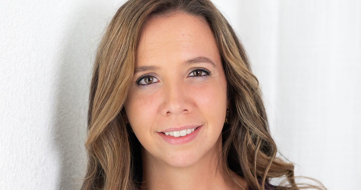Julia McCoy of Content at Scale On Strategies for Rebuilding Life After ...
