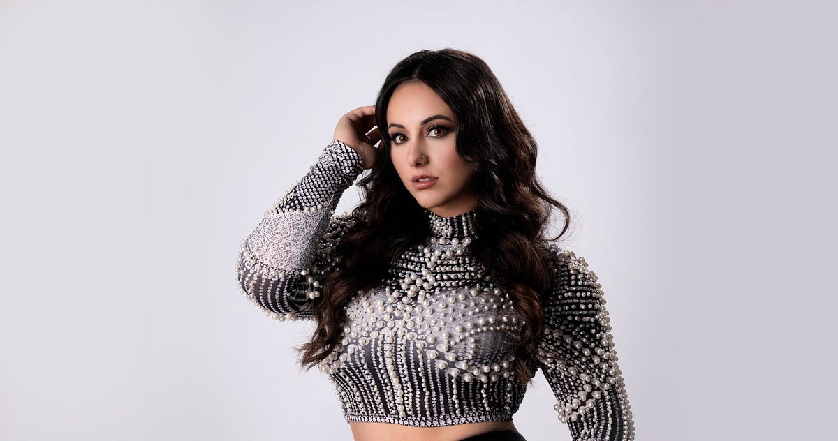 Meet Nashville’s Rising Stars: Jesslee | by Elana Cohen | Authority ...