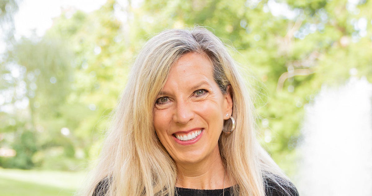 Author Laura Smith: How Each of Us Can Leverage the Power of Gratitude ...