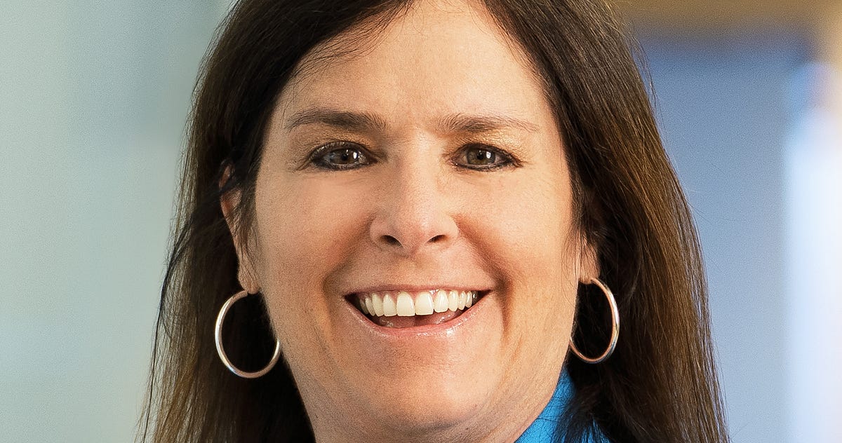 Carrie Hansen of AssetMark On Five Things You Need To Be A Highly Effective Leader During ...