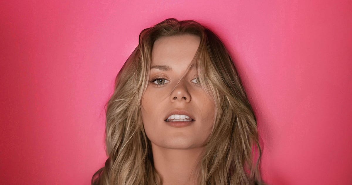 Rising Music Star Zoee On The Five Things You Need To Shine In The ...