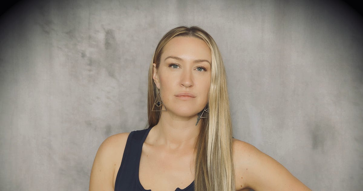 Azlynn Berry of EmotionalArchitecture On How to Recover From Being a ...