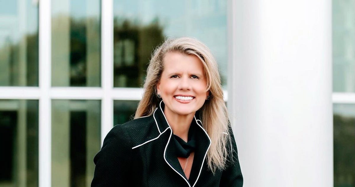 Female Disruptors: Dawn F Landry of Authentizity On The Three Things ...