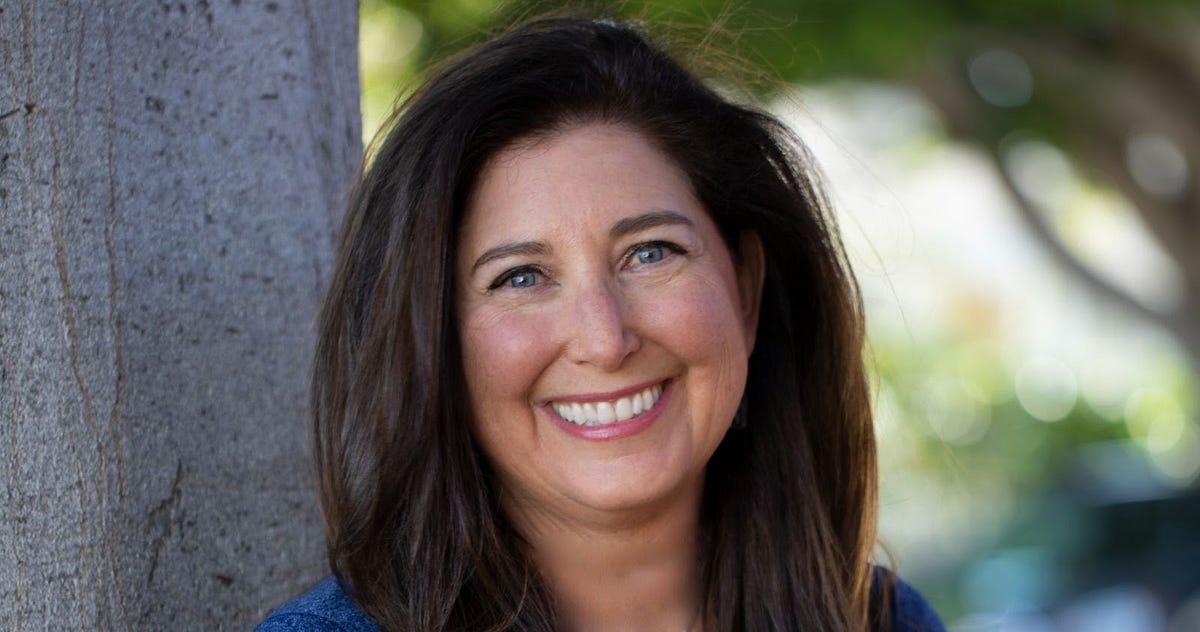 Author & Journalist Lisa Niver On The 5 Things You Need To Be A ...