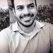 Pedro H. Constantino – Medium