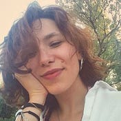 Gülen Tokay – Medium