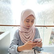 Iffah Ezekli – Medium