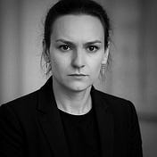 Carla Cross – Medium