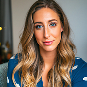 Emily Barr – Medium