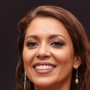 Dena Barnes – Medium