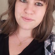 Amanda Currier – Medium