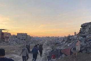 Dalia Mohisen – Medium