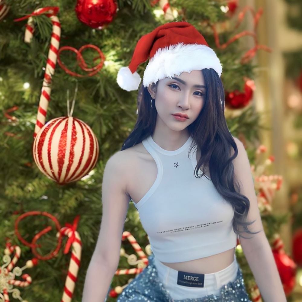 LUX น้องส้มส้ม สาวสวย ไทย โดย UFAFAT - โกโจ ซาโตรุ - Medium