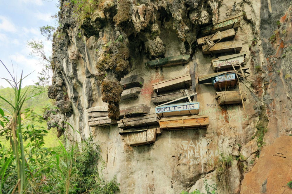 Why Are Ancient Coffins Hanging From China’s Cliffs? | by Esh | Lessons from History | Medium