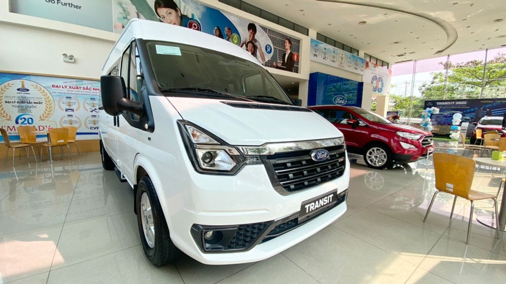Ford Transit 2022. Trải qua năm 2021 nhiều khó khăn do ảnh… | by ...