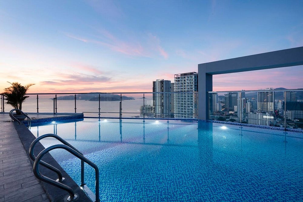 Discover 2 BRD CONDO W ROOFTOP POOL.CITY CENTER Hotel near Phan Chu ...