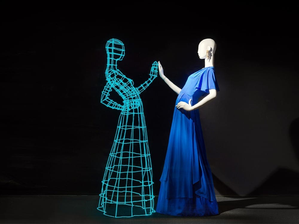 The Fusion of Fashion and Technology: Redefining Style in the Digital ...