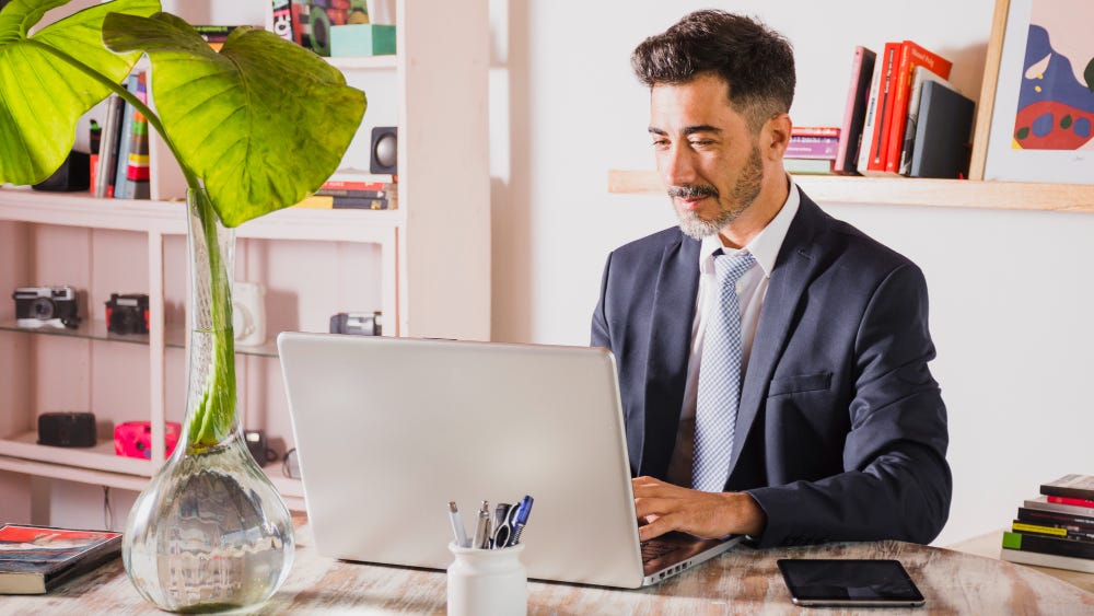 The Role of Online Business Managers | by Prime Summit Solutions | May ...