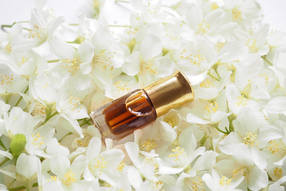 What are the sources and types of jasmine attar and jasmine essential ...