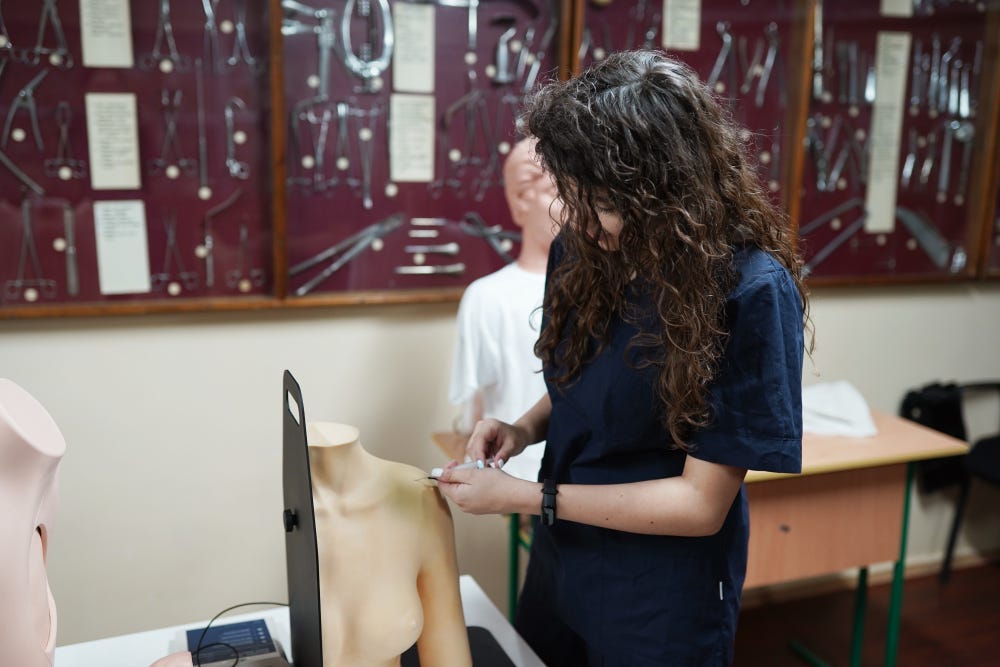 Phlebotomy Techniques: Best Practices and Safety Tips - Assist 1 ...