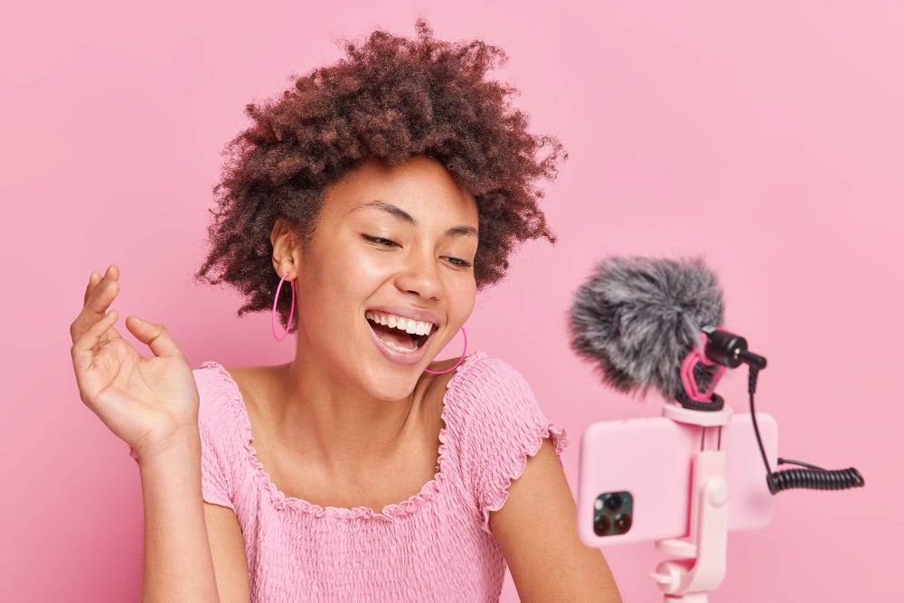 Influencer Marketing vs. Paid per Click Advertising: A Comprehensive ...