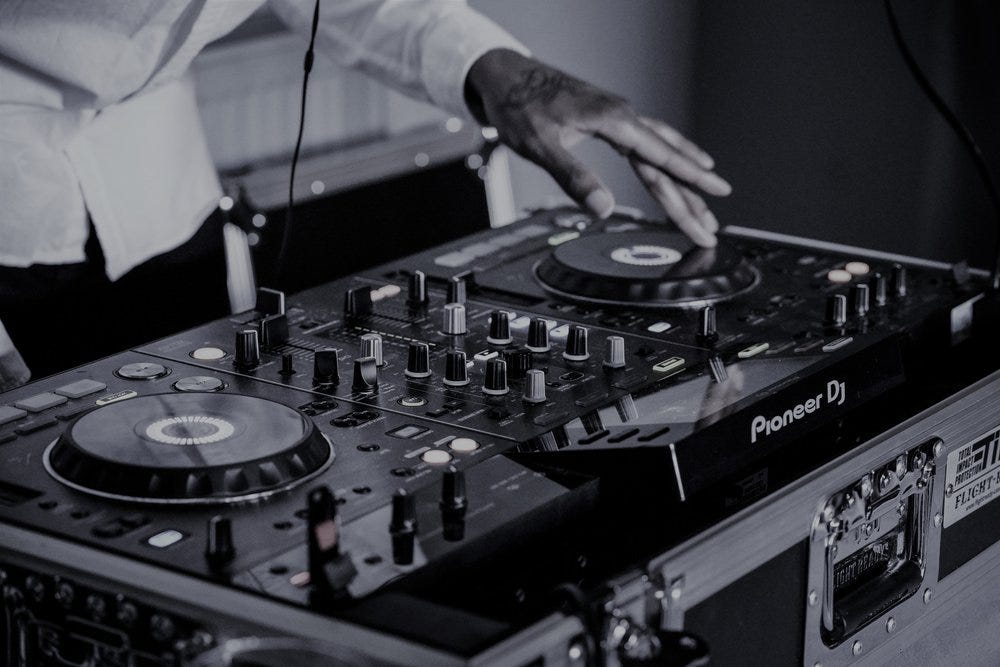 HOW THE TANGO DJ IS MANIPULATING YOU AND WHY YOU ARE ENJOYING IT SO ...