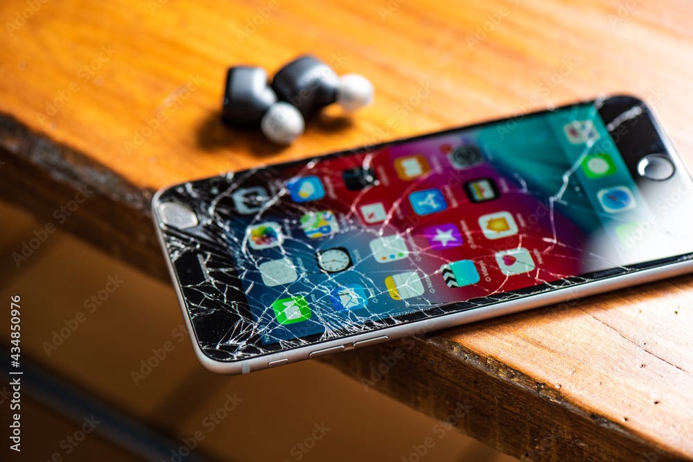 iPhone screen replacement - Senoriphone - Medium